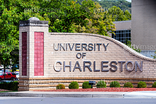 University entrance sign in autumn in West Virginia 이미지 (1209740476 ...
