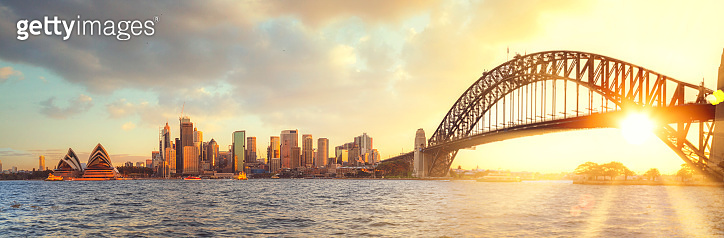 View point of Sydney harbour with city and bridge 이미지 (1205727959) - 게티 ...