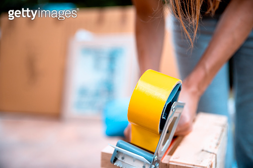 Donate some of my own things 이미지 (1268314887) - 게티이미지뱅크