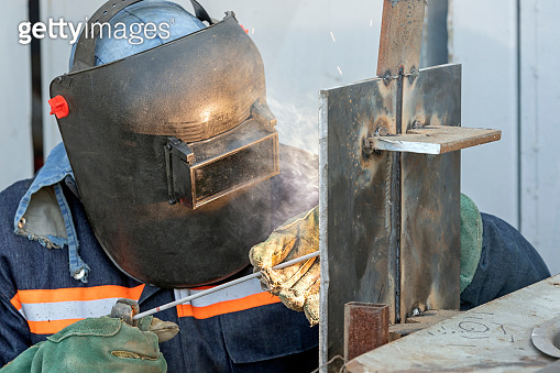 Qualification of welders and welding procedures for butt welds. Welder ...