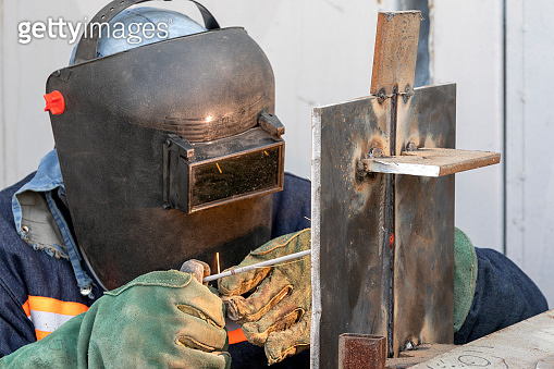 Qualification of welders and welding procedure for butt weld. It is a ...