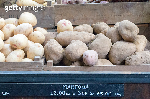 Marfona Potatoes in Borough Market, London 이미지 (1223817045) - 게티이미지뱅크