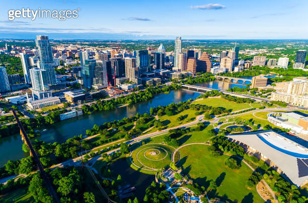 Green Austin Texas Landscape surrounding Downtown Skyline 이미지 ...