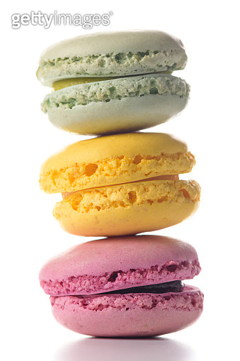 Three macaroons standing on top of each other (1257934673) - 게티이미지뱅크