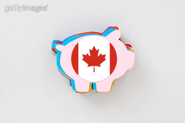 Stacked paper piggy banks with canadian flag 이미지 (1223595529) - 게티이미지뱅크