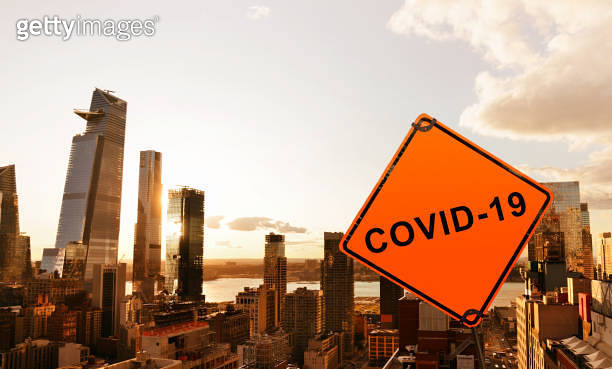 Covid-19 Road Sign: Hudson Yard Skyline, NYC. 이미지 (1221841900) - 게티이미지뱅크
