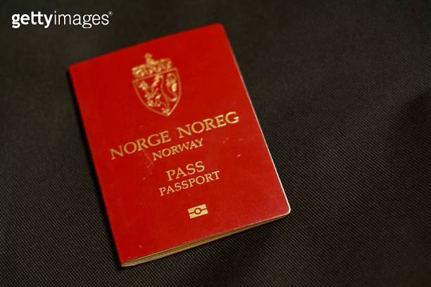 Norwegian passport cover on a black background 이미지 (1271919923) - 게티이미지뱅크