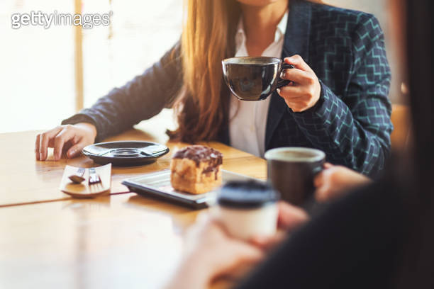 people enjoyed talking, eating and drinking coffee together in cafe 이미지 ...