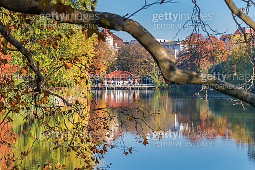 Park Lietzensee and building of the Bootshaus Stella on the shore of ...