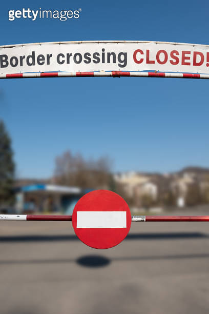 Country border closure 이미지 (1213726845) - 게티이미지뱅크