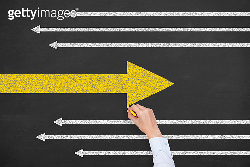 Going Your Own Way with Arrows Symbol on Blackboard Background 이미지 ...