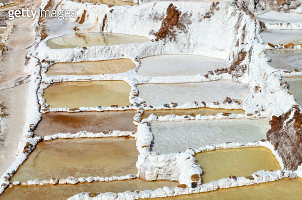 Salt farm pools in Peru 이미지 (1253352055) - 게티이미지뱅크