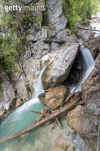 The shwangau waterfalls and the Neuschwanstein castle 이미지 (1273358013 ...