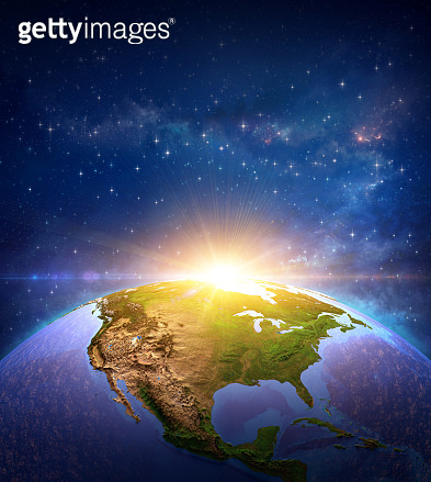 Sun shining over North America from space 이미지 (1285059918) - 게티이미지뱅크