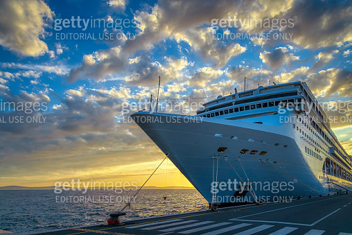 big ship in a Split harbour (HDRi) 이미지 (1195959474) - 게티이미지뱅크
