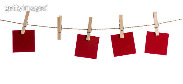 Set of blank notes held on string isolated 이미지 (1202013251) - 게티이미지뱅크
