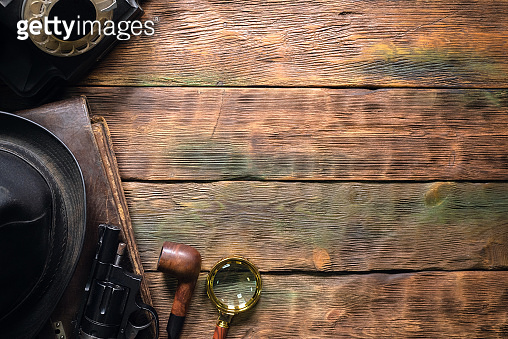 Detective table. 이미지 (1224858401) - 게티이미지뱅크