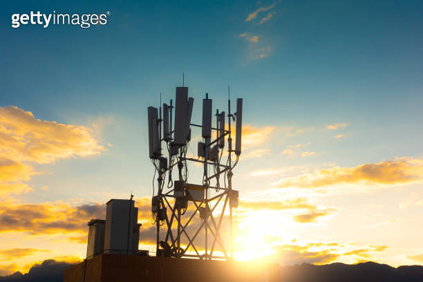 5G Smart Phone Communications Tower 이미지 (1249568270) - 게티이미지뱅크