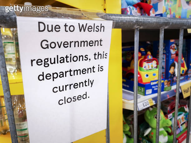 Area Closed Sign - during the Welsh Fire Break Lockdown. 이미지 ...