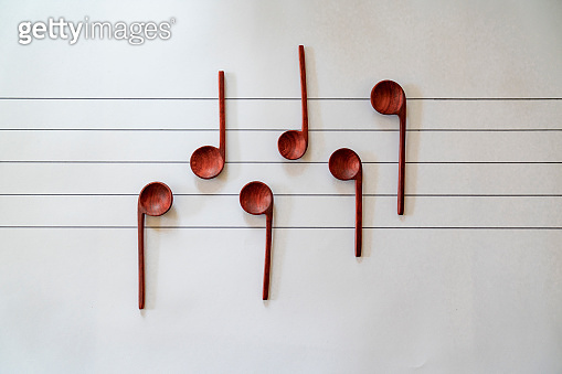 music notes made from wood. Hand made spoon 이미지 (1255245151) - 게티이미지뱅크