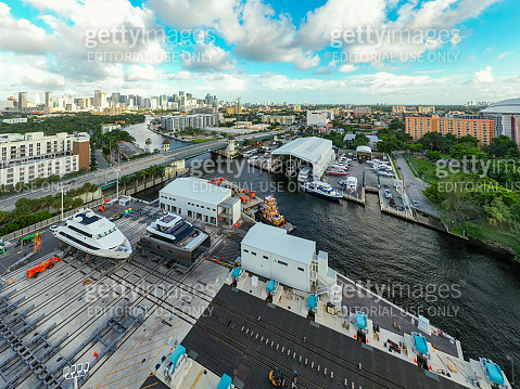 Aerial photo Merrill Stevens shipyard Miami Florida on the river 이미지 ...