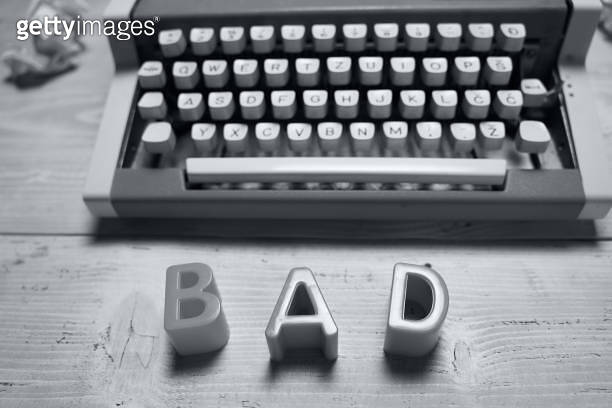 Bad internet content, bad writing concept 이미지 (1287335609) - 게티이미지뱅크