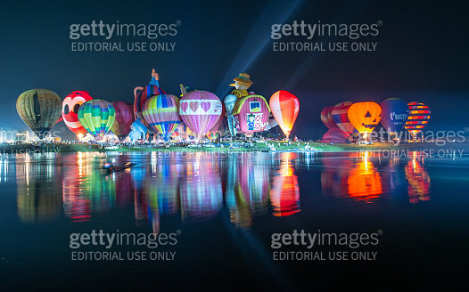 Balloons Magic Night Glow show in Singha Park Chiang Rai International ...