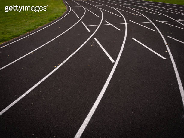 Black running track corner with crossing white lines 이미지 (1222877539 ...