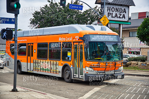LA Metro connection shuttle bus from Pico/Aliso Station to Union ...