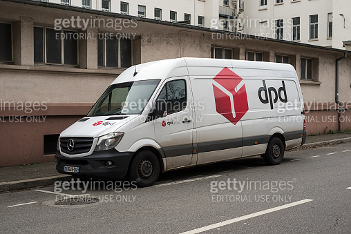 Profile view of DPD delivery truck mercedes parked in the street 이미지 ...