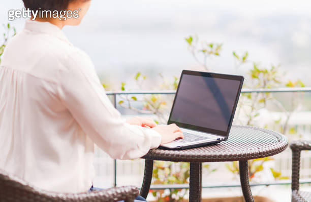 remote work at terrace in Japan 이미지 (1284730162) - 게티이미지뱅크