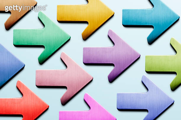 Rows Of Multi Colored Arrows Pointing In The Same Direction 이미지 ...