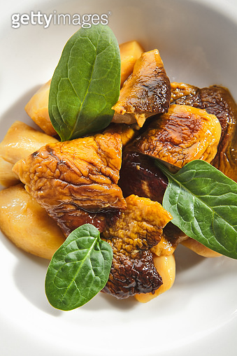 Roasted Boletus or Porcini Mushrooms with Baked Potatoes Isolated 이미지 ...