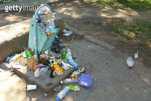 Garbage lying around the tank 이미지 (1268187884) - 게티이미지뱅크