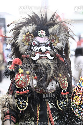 Performance Dance Art of Jaranan Buto (1290950004) - 게티이미지뱅크