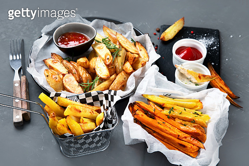 Different types of fried potato 이미지 (1278900873) - 게티이미지뱅크