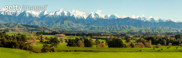 Snow capped Tararua Ranges 이미지 (1253952099) - 게티이미지뱅크