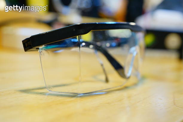 Folded pair of safety glasses 이미지 (1279858643) - 게티이미지뱅크
