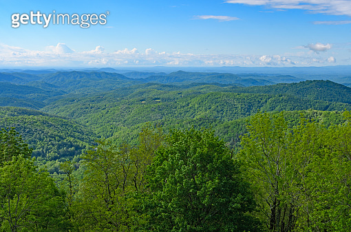 Blue Ridge Mountain Panorama on a Sunny Spring Day 이미지 (1225874450 ...