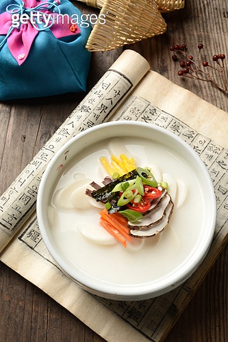 tteokguk, rice-cake soup 이미지 (a10046867) - 게티이미지뱅크