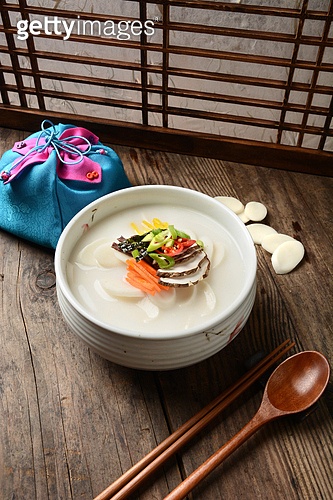 tteokguk, rice-cake soup 이미지 (a10046870) - 게티이미지뱅크