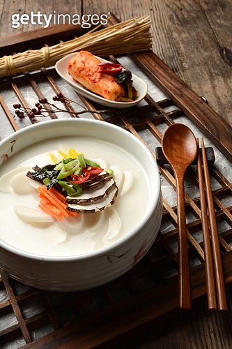 tteokguk, rice-cake soup 이미지 (a10046878) - 게티이미지뱅크