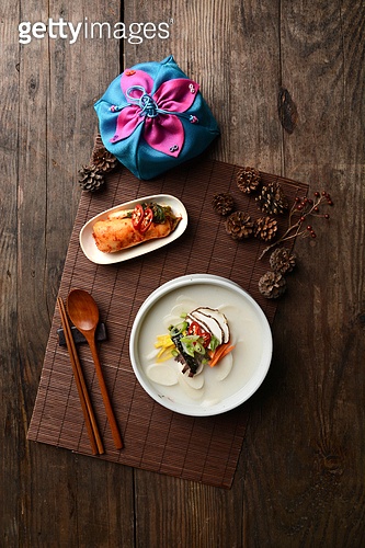 tteokguk, rice-cake soup 이미지 (a10046895) - 게티이미지뱅크
