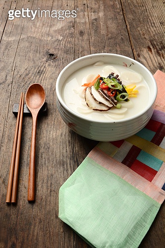 tteokguk, rice-cake soup 이미지 (a10062135) - 게티이미지뱅크