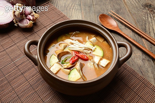 Doenjang stew, bean paste stew 이미지 (a10084994) - 게티이미지뱅크