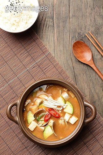 Doenjang stew, bean paste stew 이미지 (a10085002) - 게티이미지뱅크