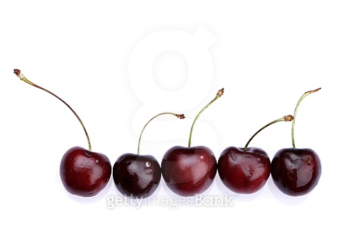 Five cherries against white background, close-up 이미지 (a10905288) - 게티이미지뱅크