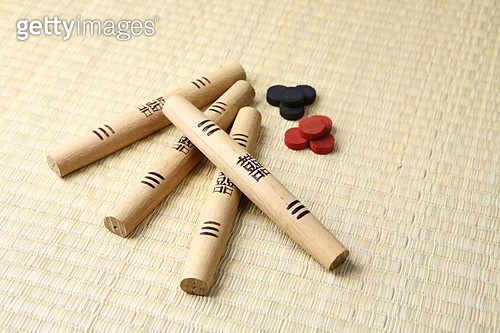 Traditional Korean board game 이미지 (a10905755) - 게티이미지뱅크