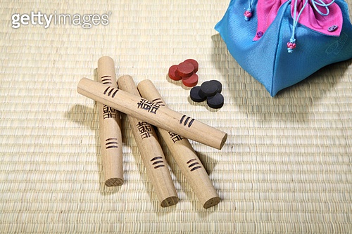 Traditional Korean board game 이미지 (a10905756) - 게티이미지뱅크