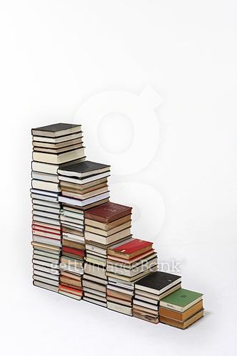 Stacks of books arranged by height 이미지 (a10905783) - 게티이미지뱅크